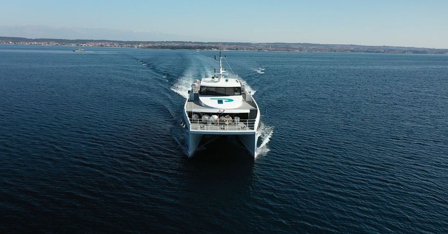 Nova katamaranska linija Split-Milna-Hvar-Korčula-Pomena-Dubrovnik ...