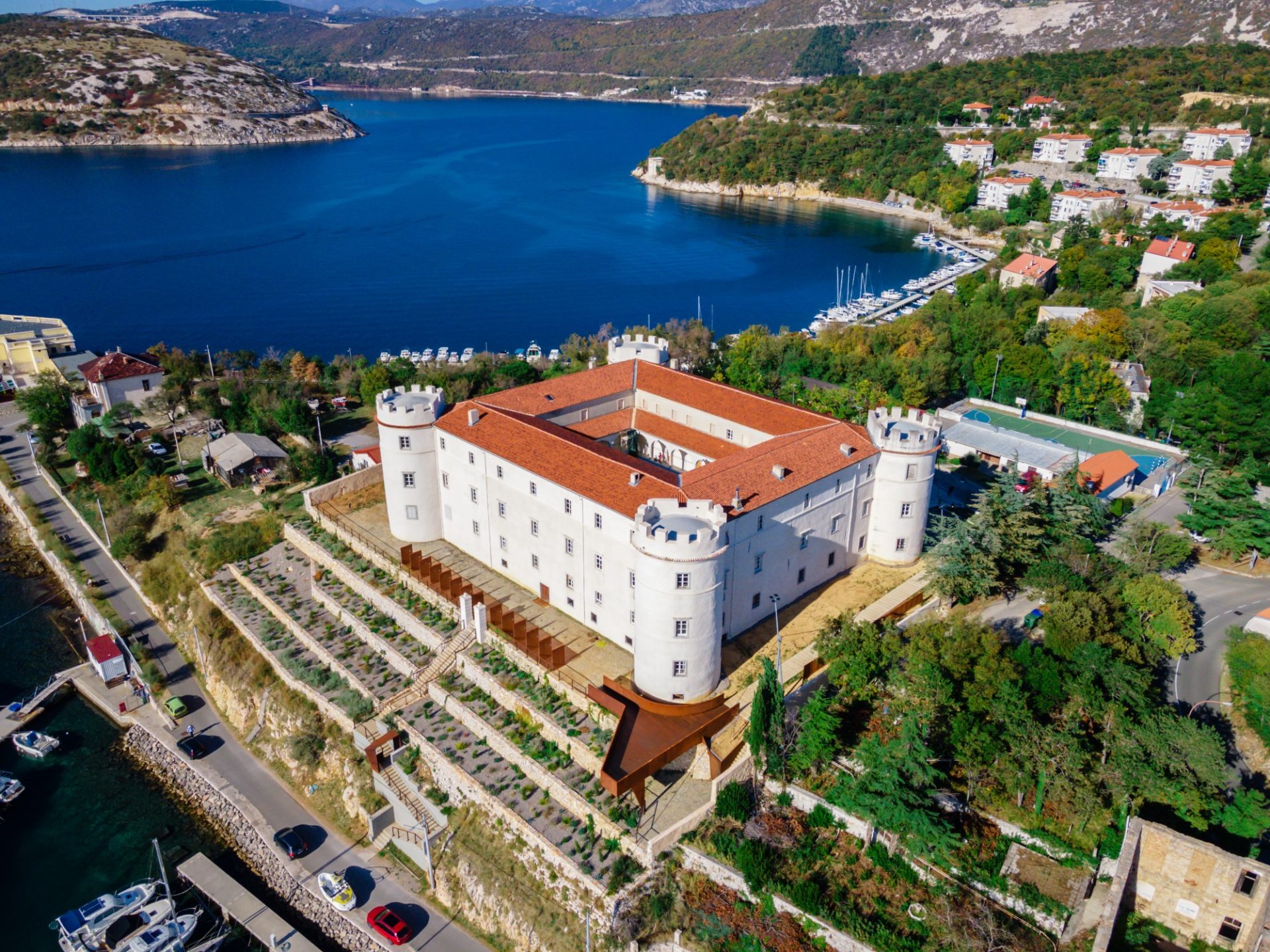 ADVENT 2022 U KRALJEVICI: Mikuljna i podmorsko hodočašće ronilaca do ...