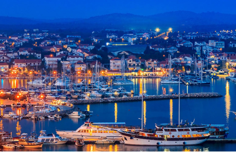 ADVENT 2022 VODICE: Bralić i Intrade, fešta od bakalara i Daleka obala ...