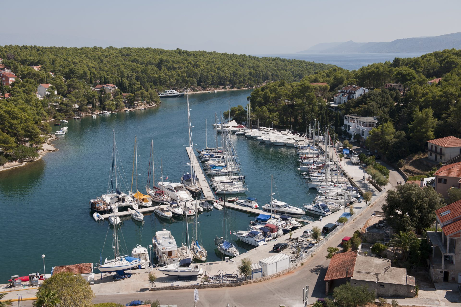 ZORAN KRSTINIĆ, direktor ACI marine Vrboska: "Marina živi s Vrboskom ...