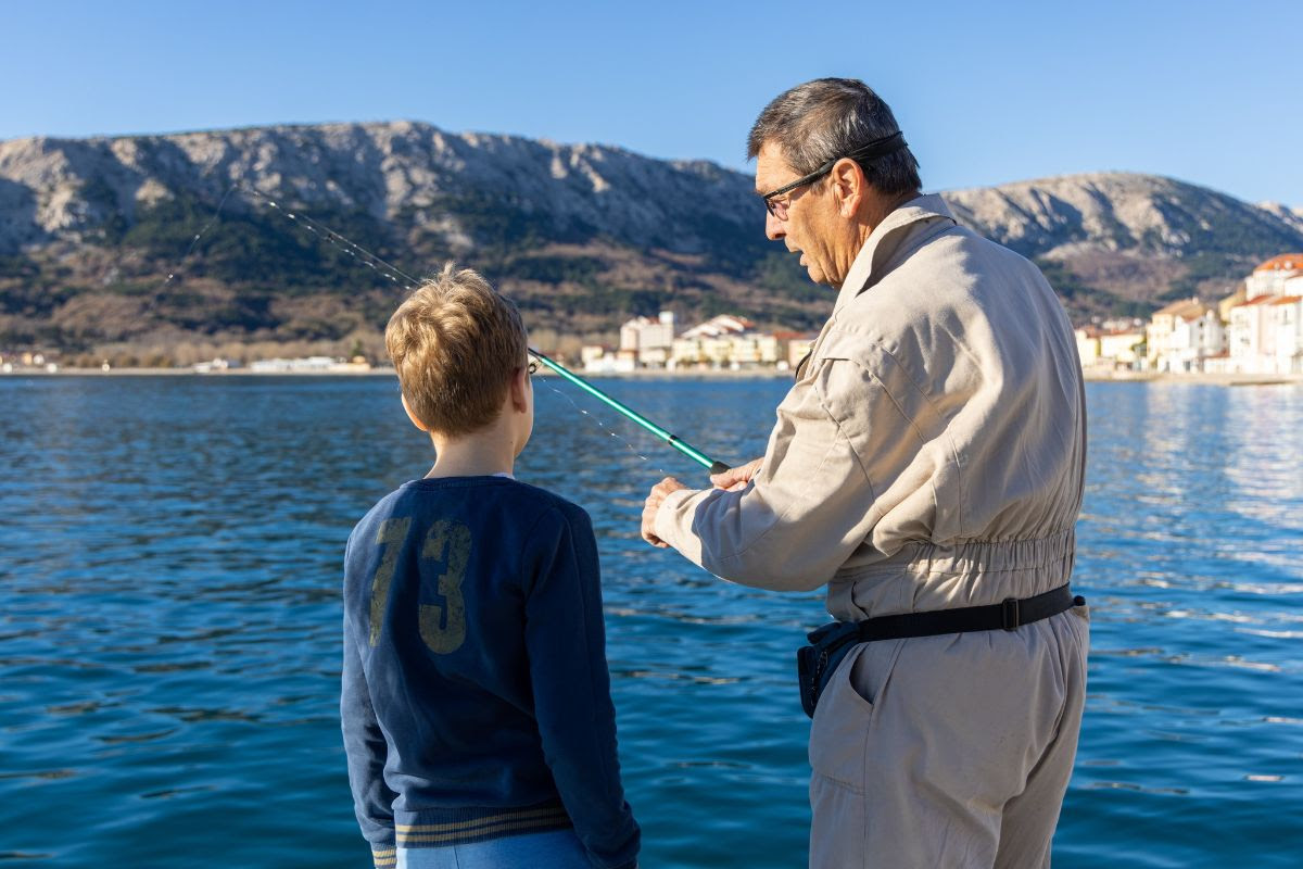 Tradicionalna Lignjada u Baškoj s malom školom lignjolova za djecu ...